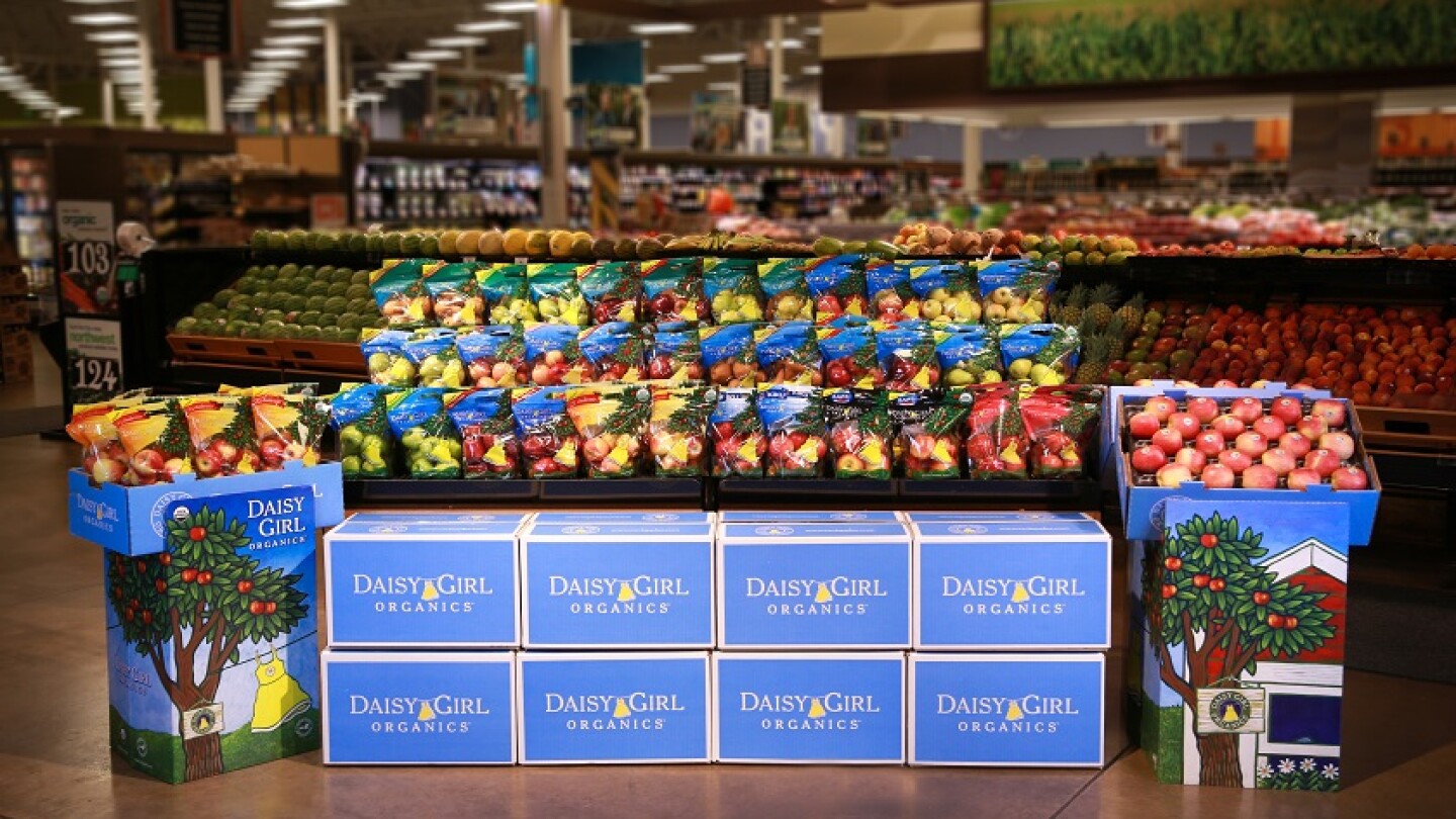 CMI Orchards highlights exclusive branded organic fruit - The Packer