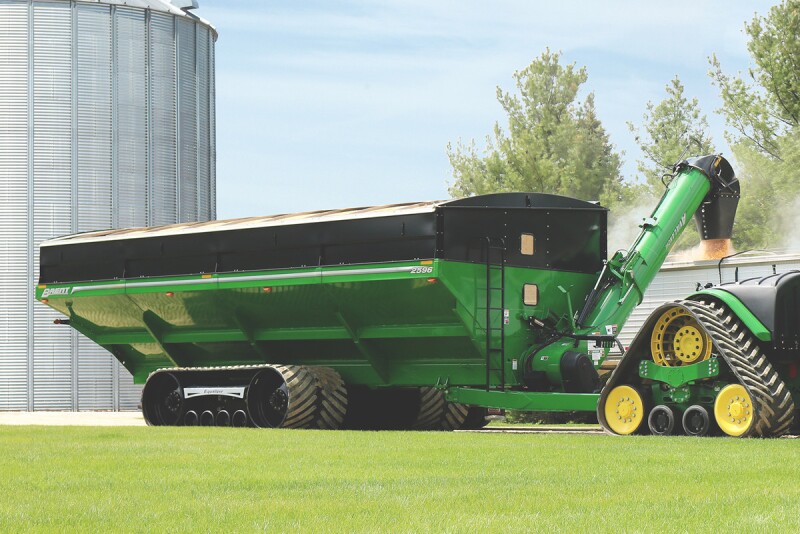 Unverferth Unveils 2,500 Bushel Brent Avalanche Grain Cart - AgWeb