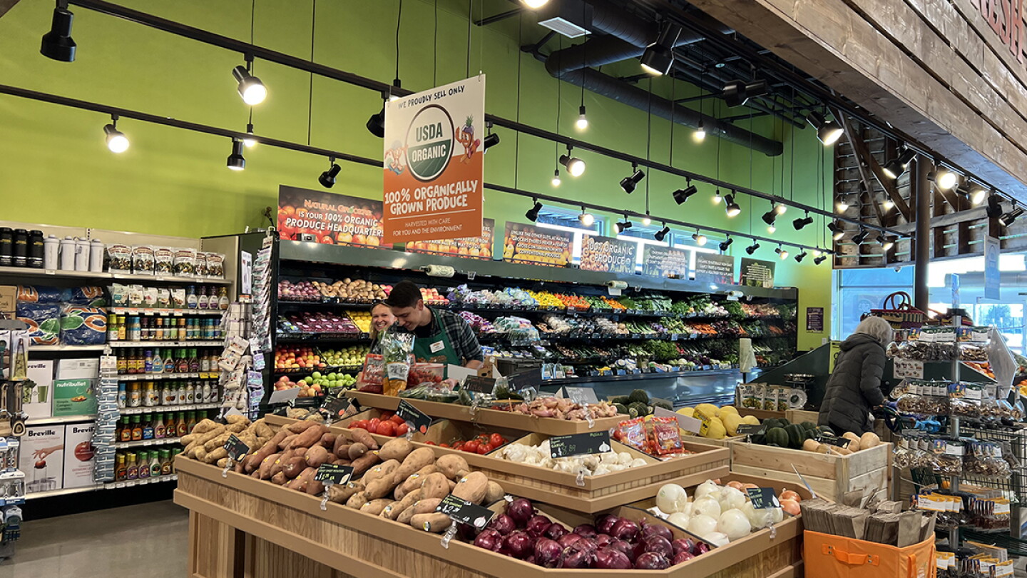 Natural Grocers to promote organic produce in 21-day health program ...