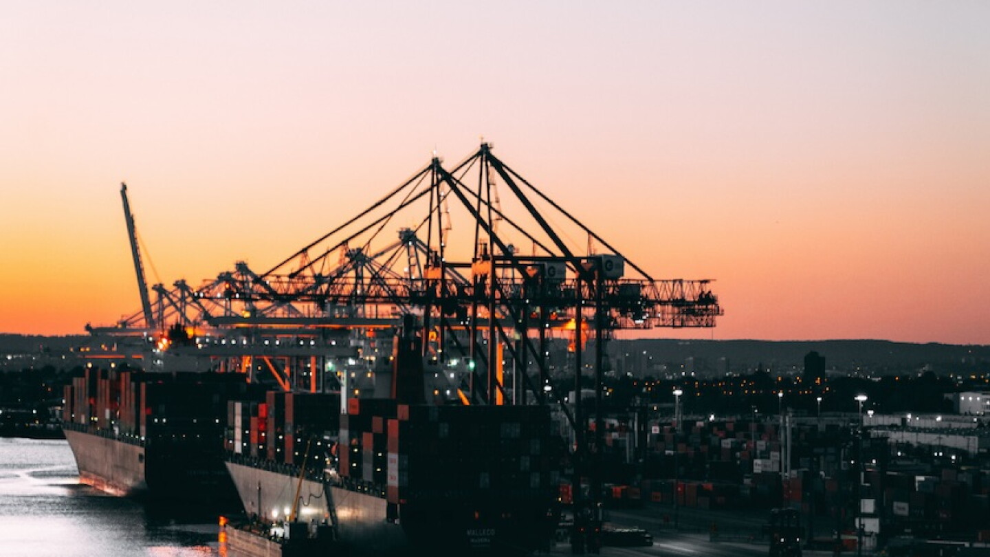 U.S. fresh fruit and vegetable exports show slight decline - The Packer