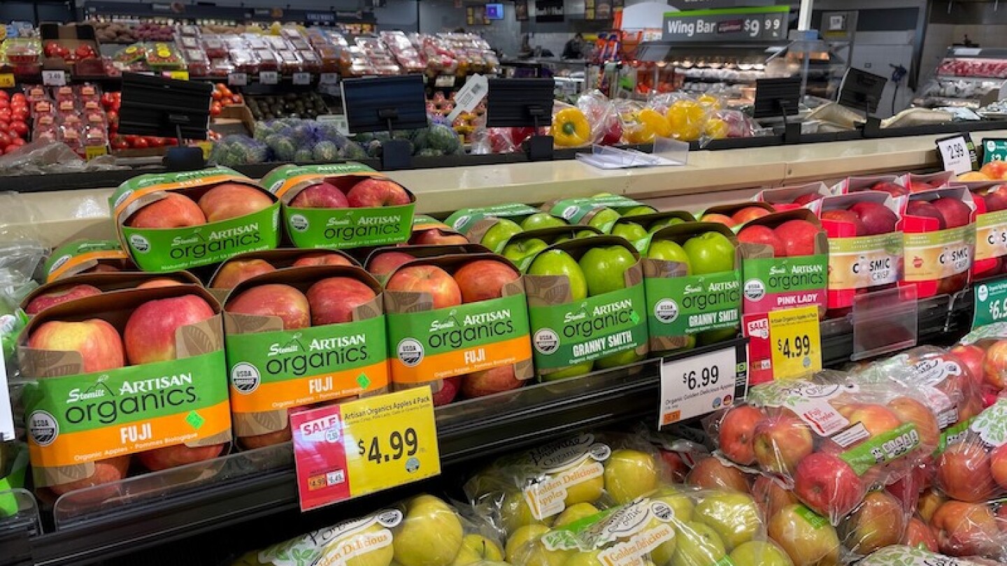 Stemilt Growers offers big volume of organic apple and pear favorites ...