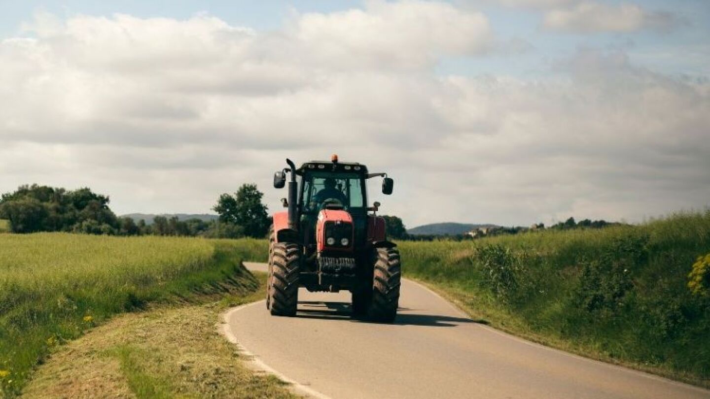 10 Reasons Why Drivers Need to Stay Alert in Rural Areas - The Scoop