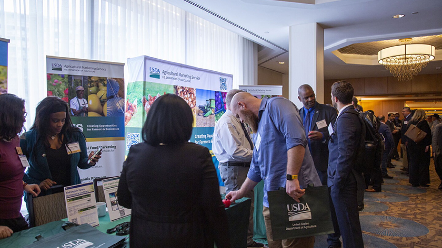 USDA’s Ag Outlook Forum packs 30 panels and keynotes in 2 days - The Packer