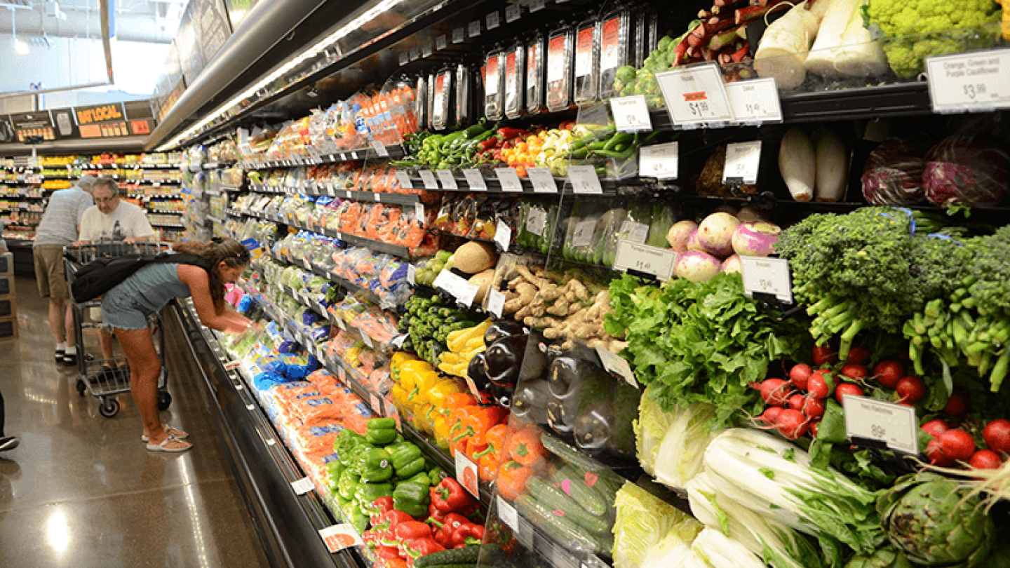 Retail continues to thrive in Twin Cities - The Packer - Fruit and ...