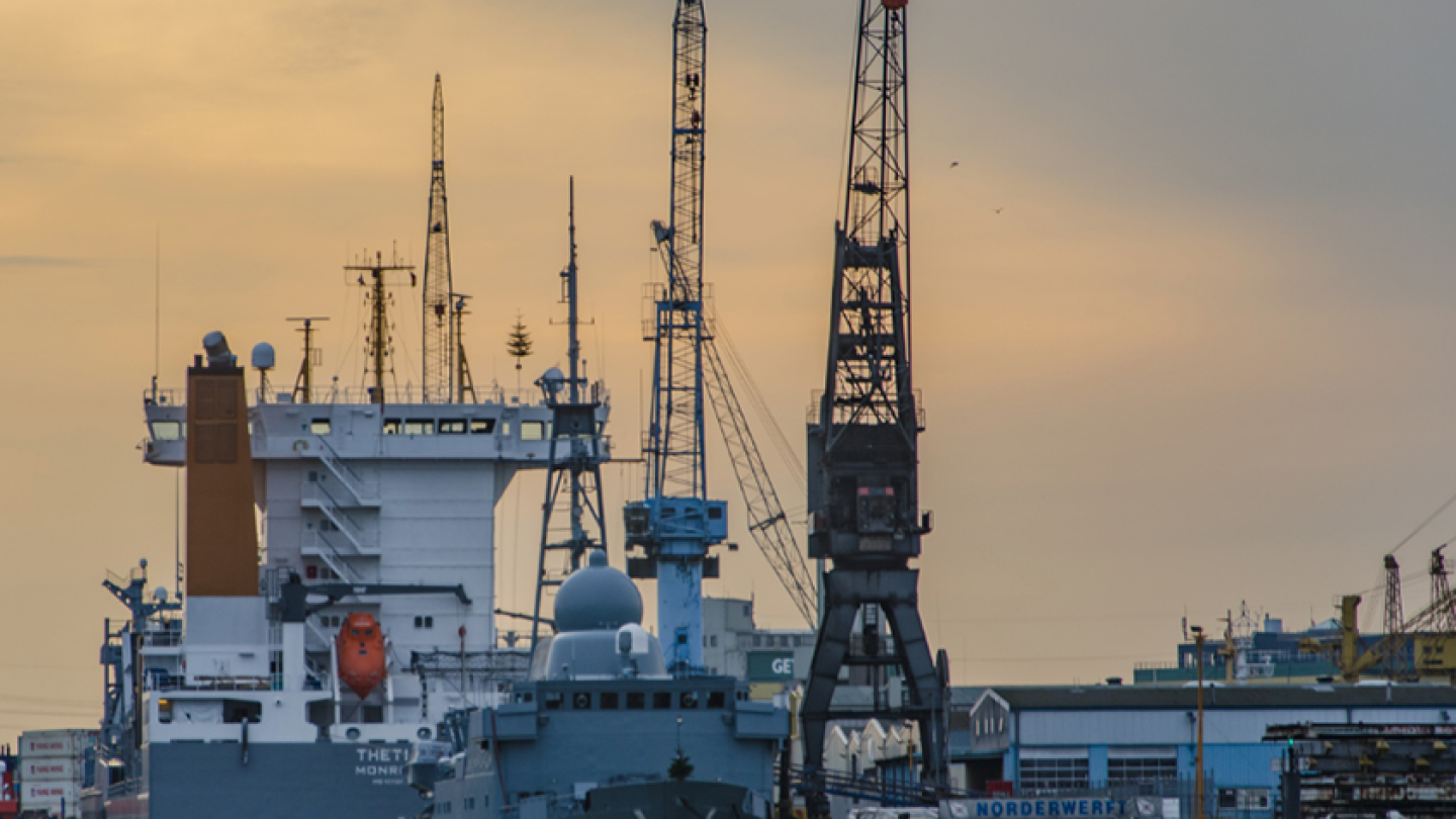 Corn exports are historically strong, while soybeans lag. Here's how ...