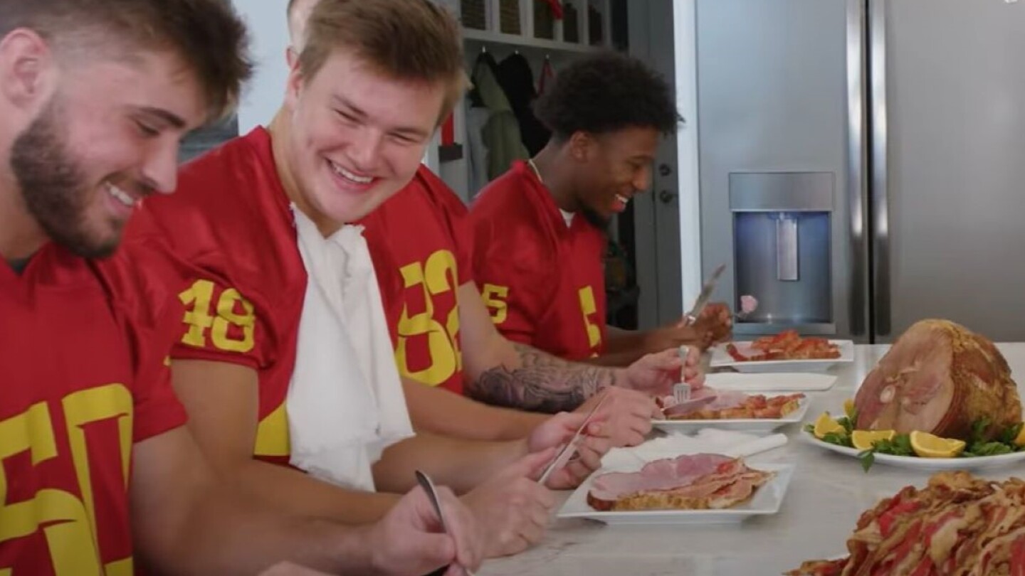 Lovett Adds His Name to the "Purchase Moore Hamann Bacon" NIL Initiative