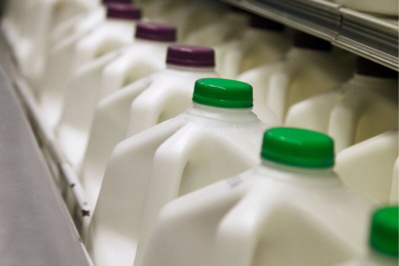 Ample Milk Supply Drops Spot Milk Prices - Dairy Herd