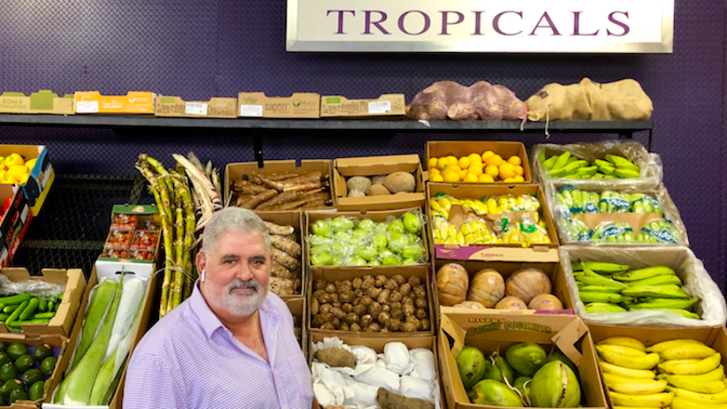 Talking tropicals with E. Armata at Hunts Point Produce Market - The Packer