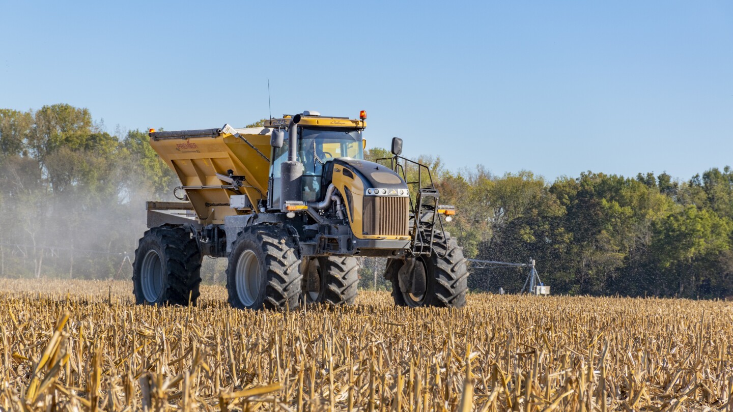 USDA Is Now Sending Out $500 Million to Fight High Fertilizer Prices in ...
