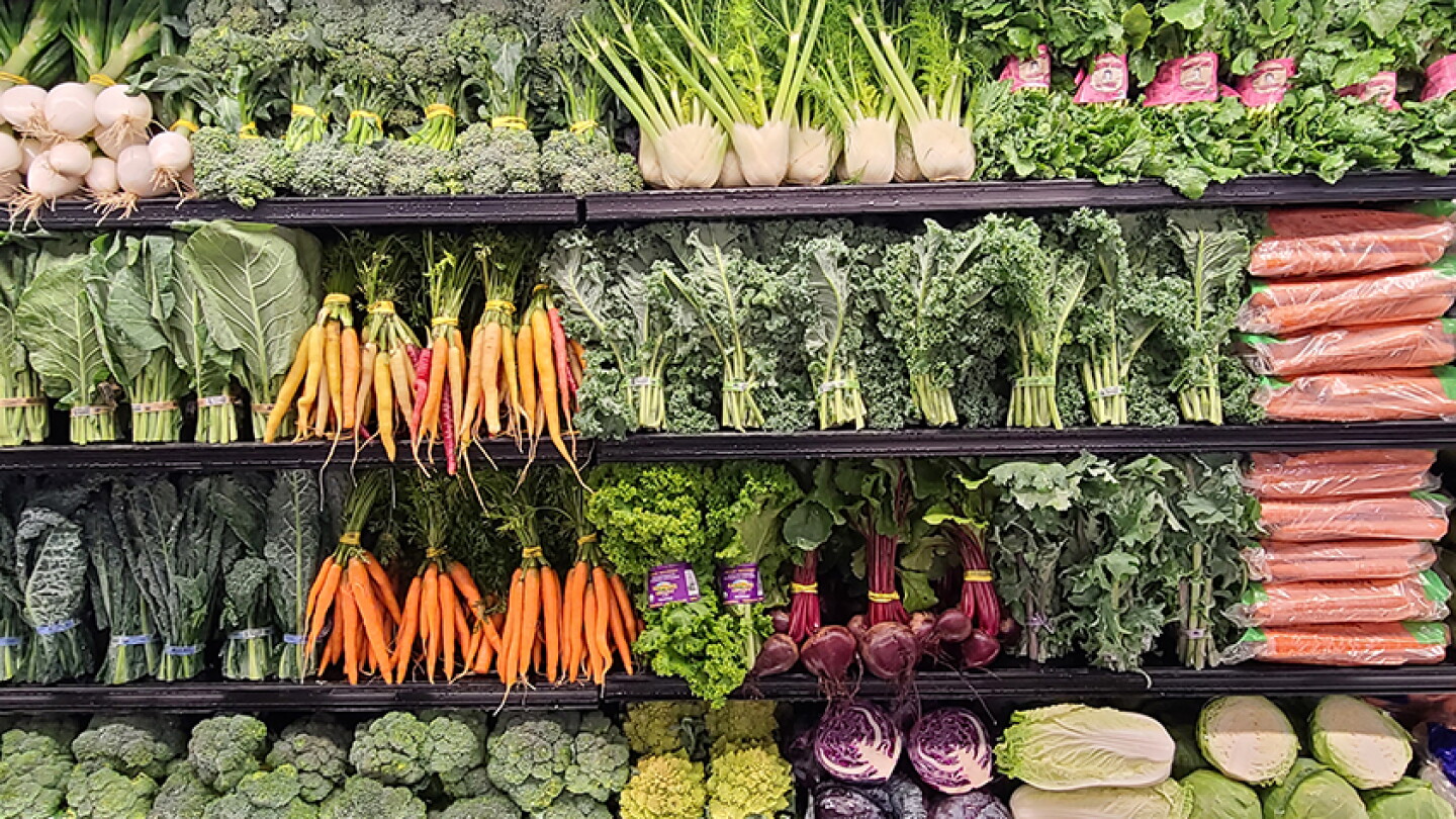 Send us photos of your beautiful summer produce displays - The Packer