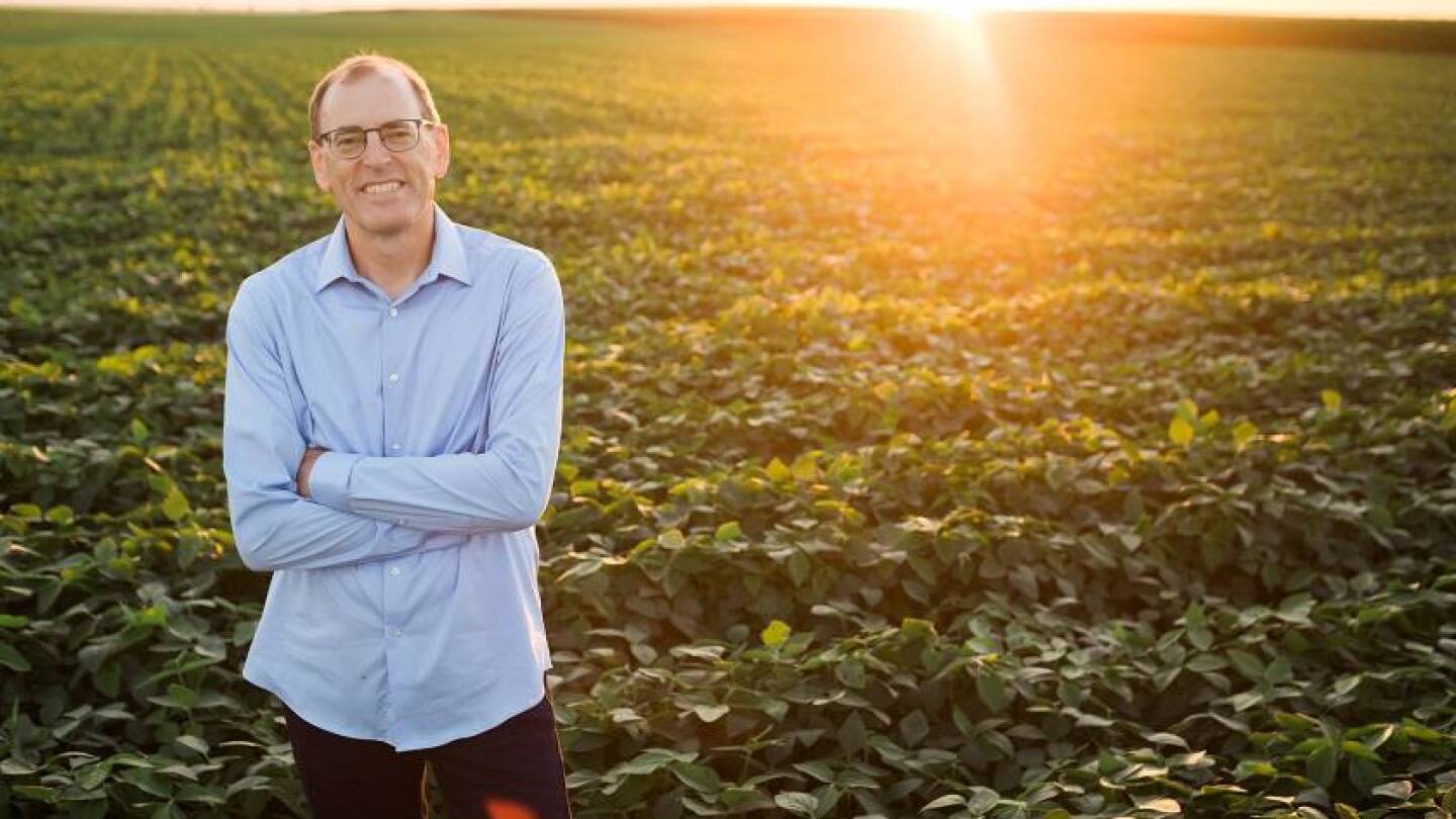 Ag Economist Offers Farmers What He Calls 'Some Contrarian Advice' - AgWeb