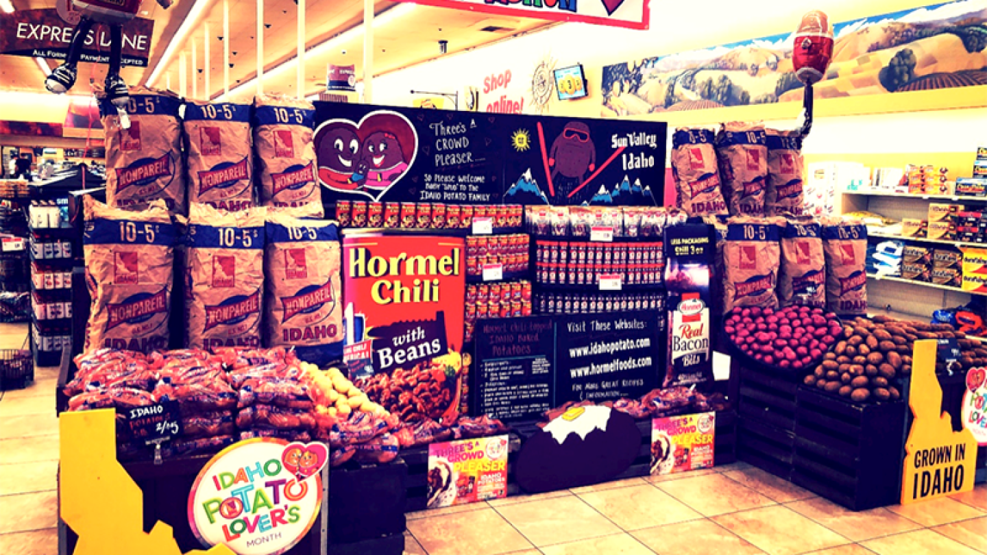 Idaho Potato displays become photo-ops during contest - The Packer