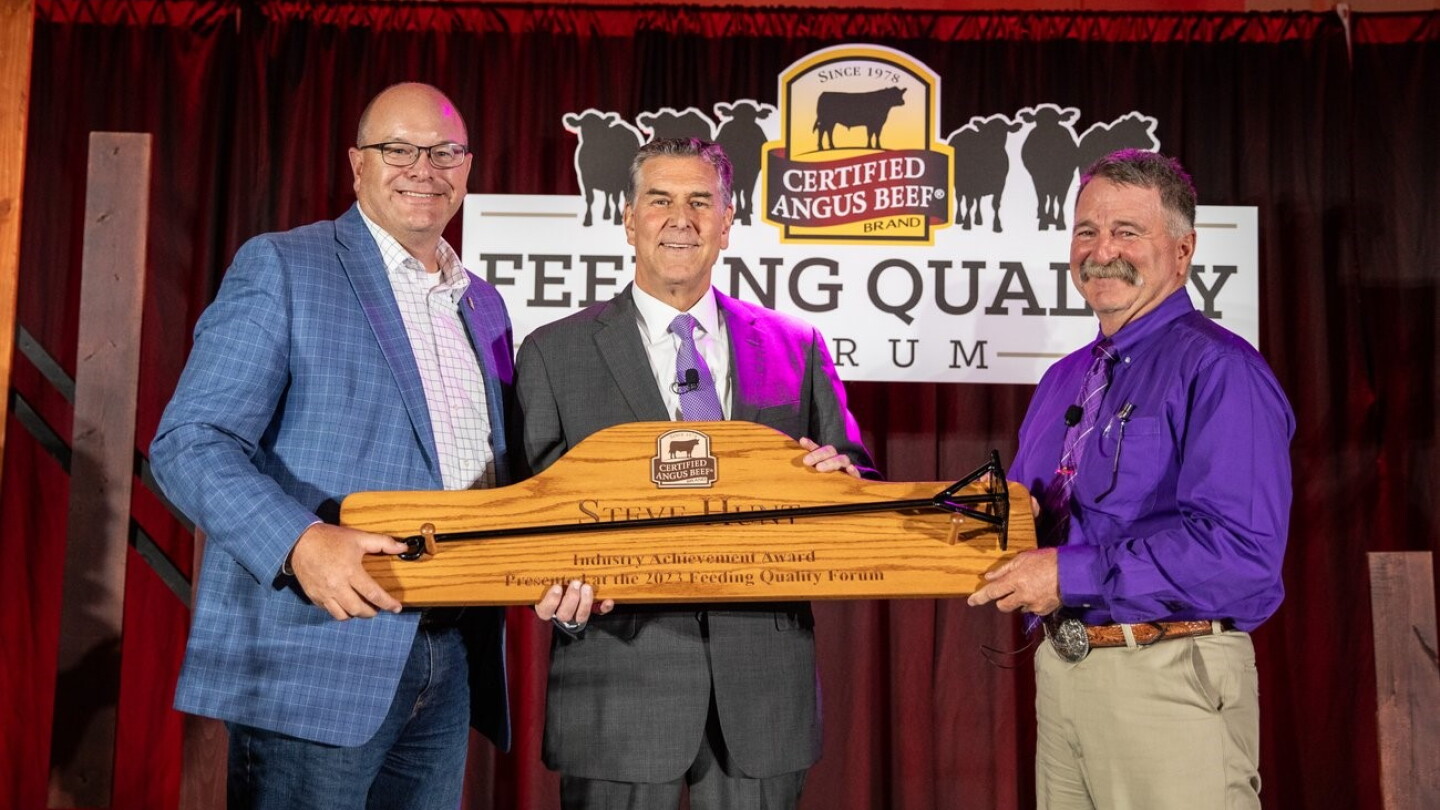 Steve Hunt Honored with the 2023 Industry Achievement Award - Drovers