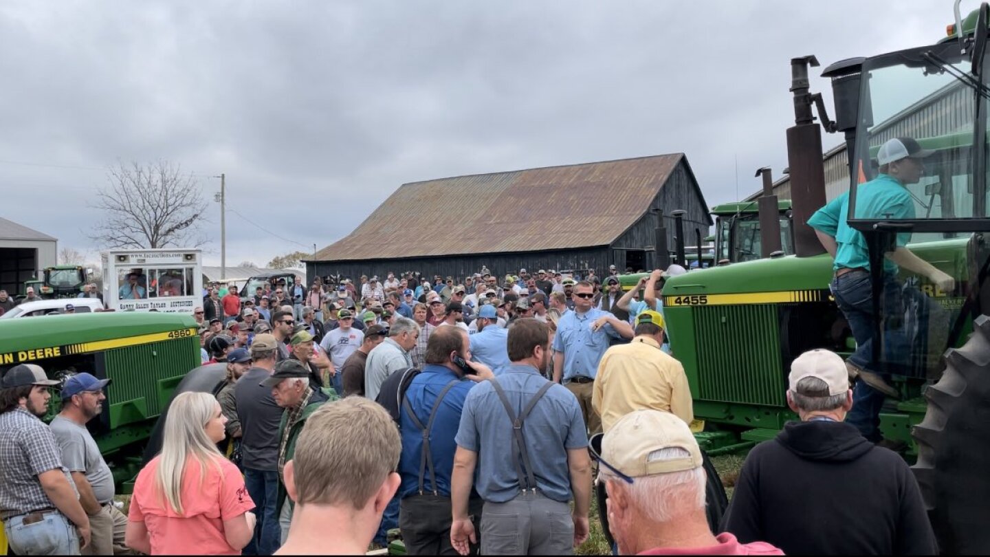 Pete's Pick of the Week: John Deere 4455 and 4960 Tractors Break Records