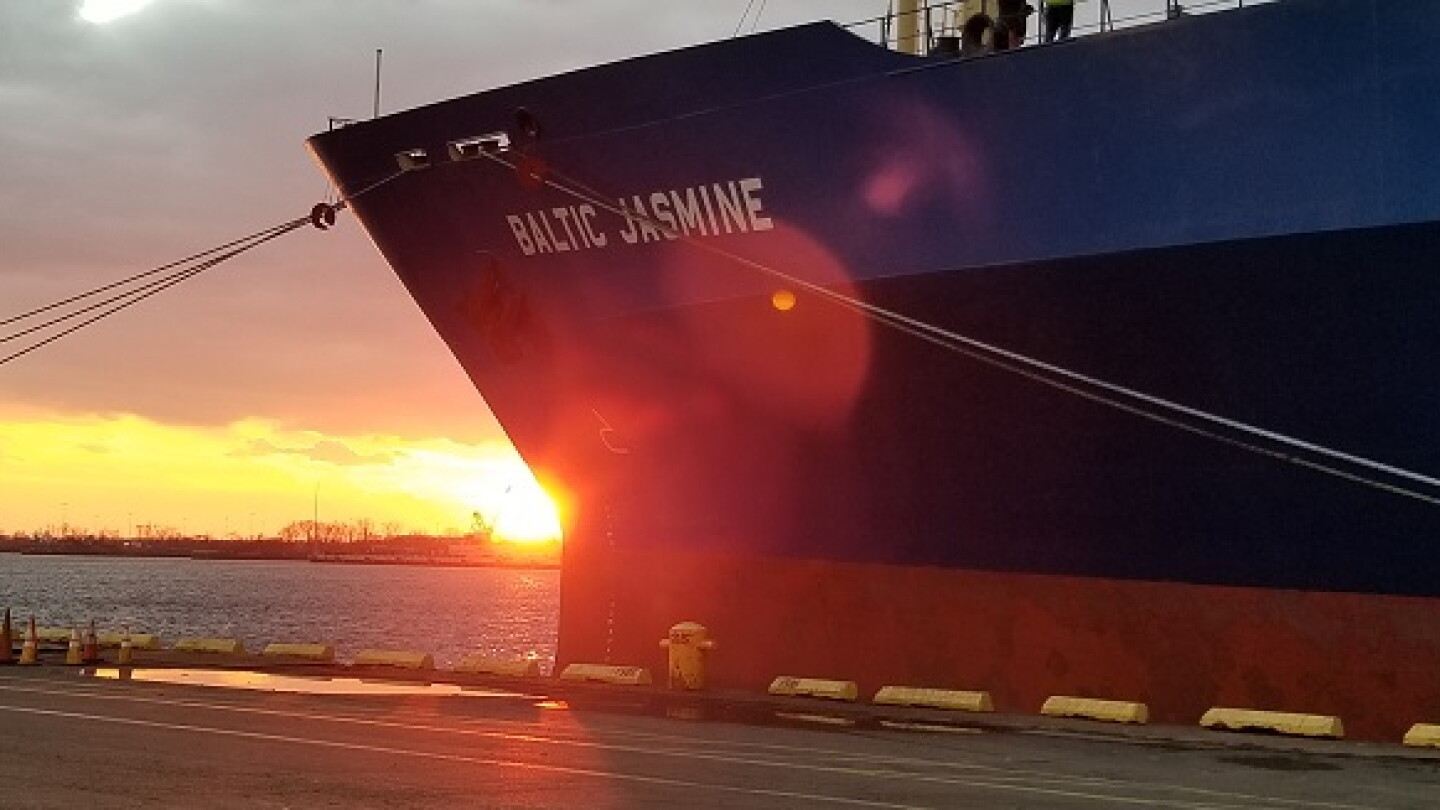 First Chilean fruit ship arrives at Gloucester Marine Terminal - The Packer