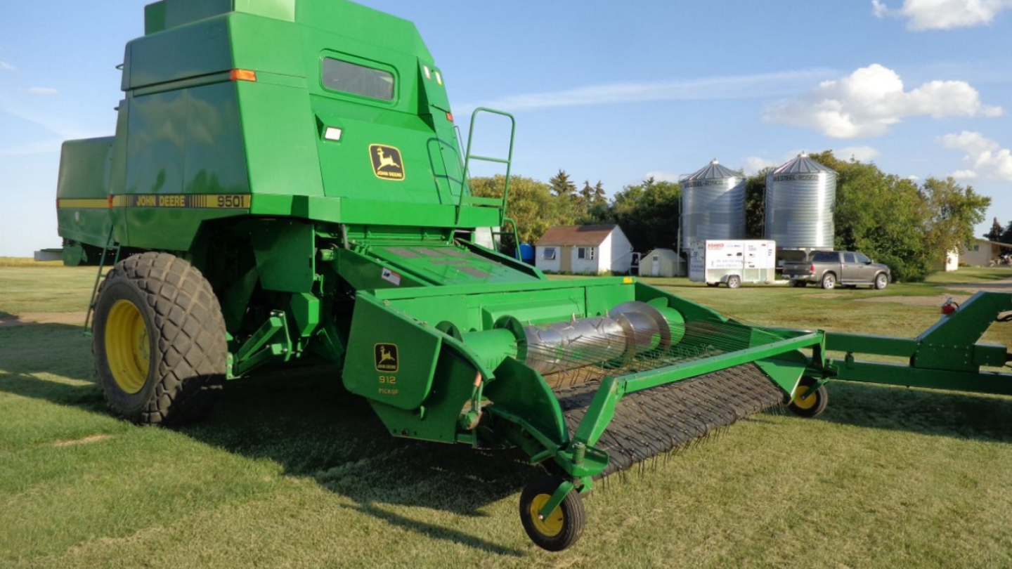 Pete's Pick of the Week: Rare 1990 John Deere 9501 Combine - AgWeb